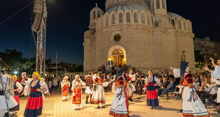 Η Γλυφάδα γιόρτασε παραδοσιακά με τραγούδια και χορούς - Γλυφάδα ...